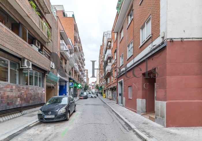 AyZ Luis Cabrera - Madrid, Spain - Best Price Guarantee